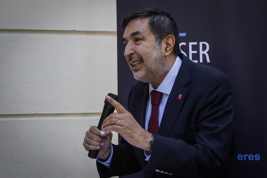 “Si hay voluntad, hay tiempo”: Servel no descarta que personas con ...