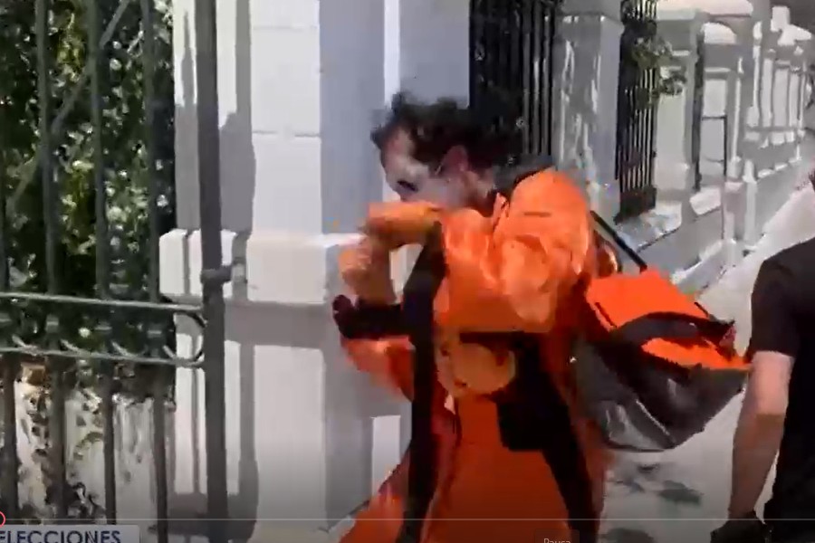 Vestido como boxeador: Mimo Tuga participó de la segunda vuelta de las ...