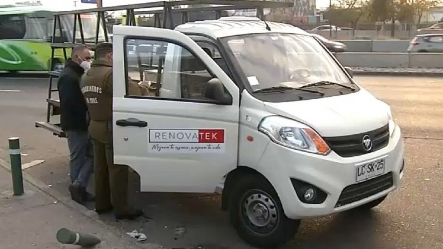 ¡Exigió que lo llevara al hospital! Delincuente baleado abordó auto de un desconocido en busca ...