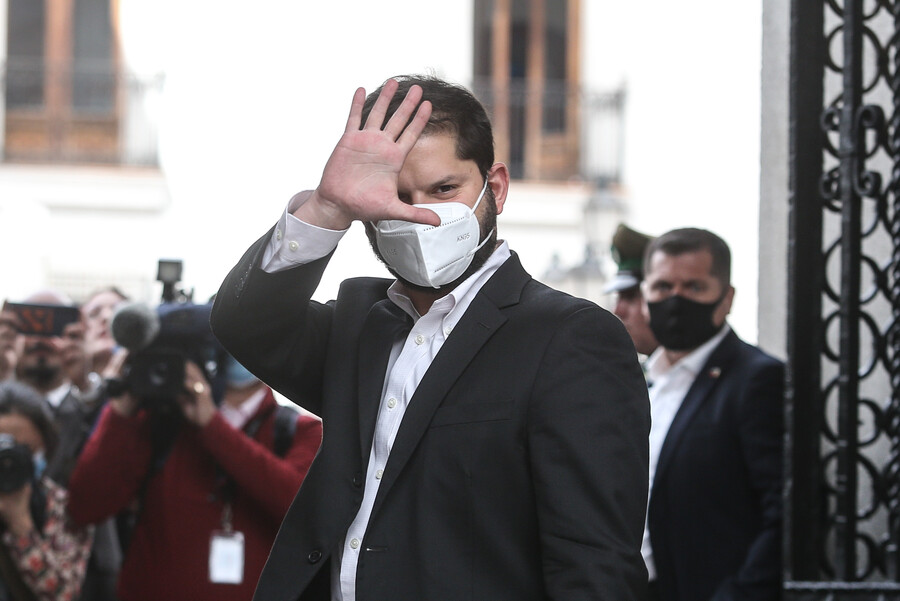 Tras anuncio de Mario Marcel: Pdte. Boric se junta con ministros a ...