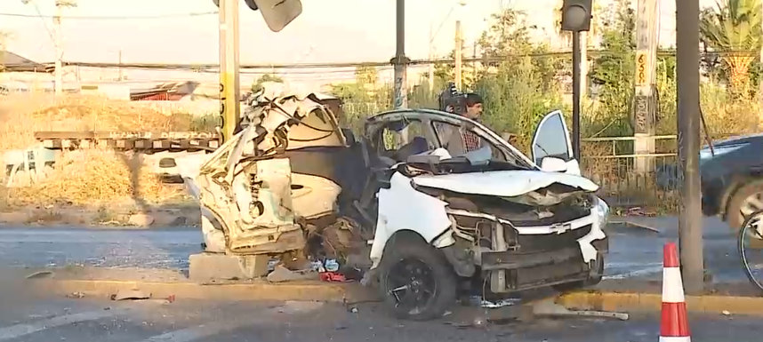 Conductor resultó fallecido: Auto quedó completamente destruido tras ...