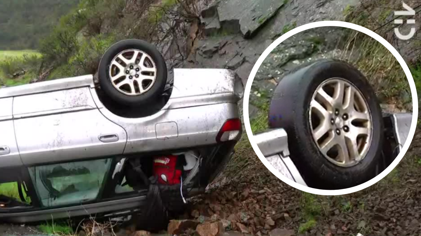 Vehículo terminó volcado en la Ruta 68: Sus neumáticos estaban ...